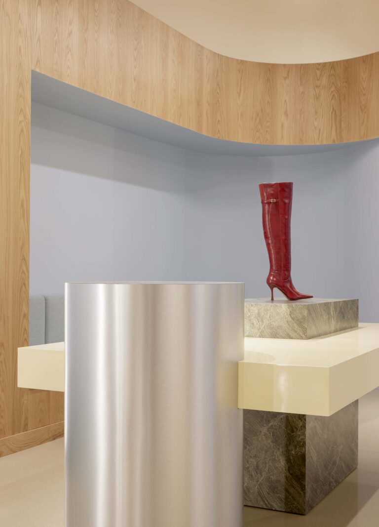Ringo Studio sculpts Steve Madden’s Times Square store